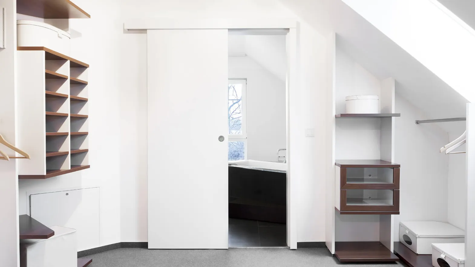 Smooth white sliding door in laminate material